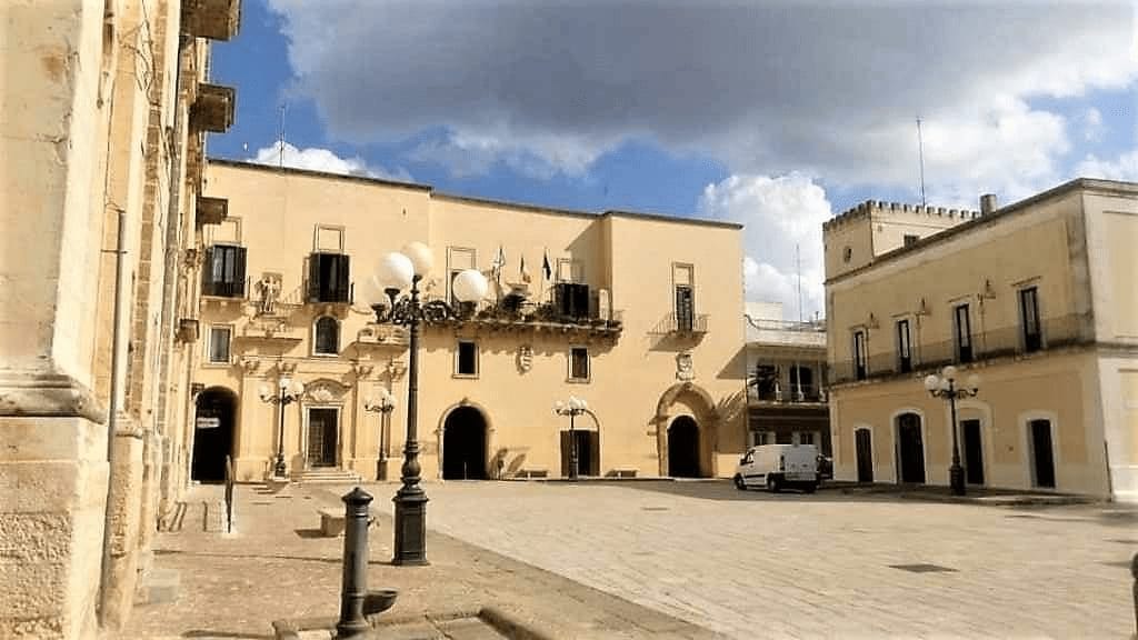 Taurisano στην Puglia, η πόλη του ταύρου τα «σπάει» με την γοητεία της ...