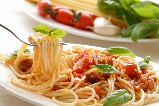The pasta, or "laganon" in Greek - Greek News And Radio FL